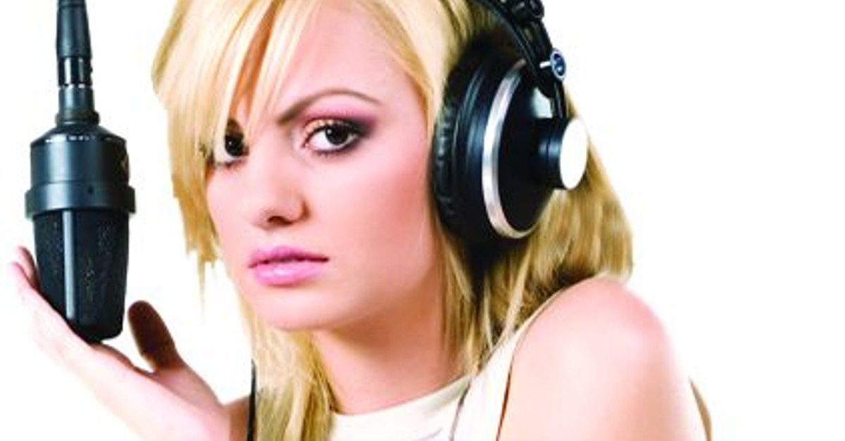 «Inna şi Alexandra Stan sunt emblemele muzicii româneşti contemporane»