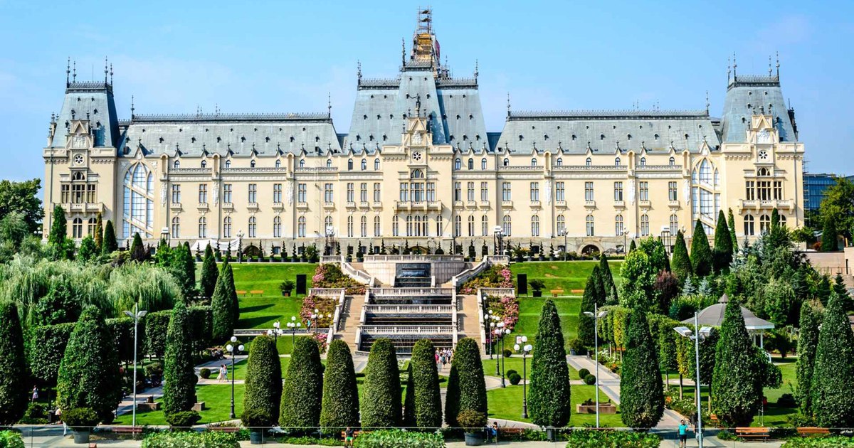 Cea mai frumoasă grădină publică din România conform recenziilor de pe ...