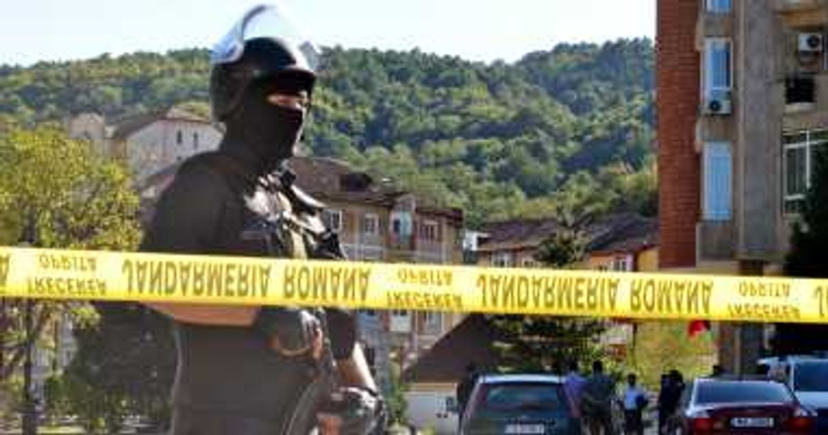 Alertă cu bombă la Trezoreria din Reşiţa! Mascaţii au încercuit ...