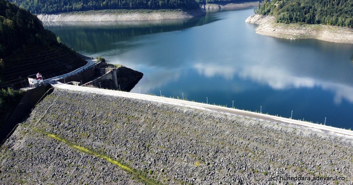 Cinci lucruri uimitoare despre barajul Gura Apelor din Retezat. Locul ...