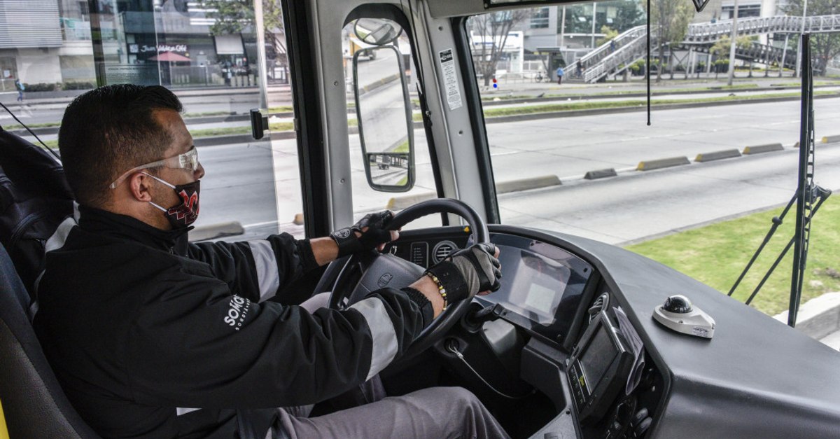 Un şofer de autobuz din Ploieşti a făcut infarct în timp ce se afla pe ...