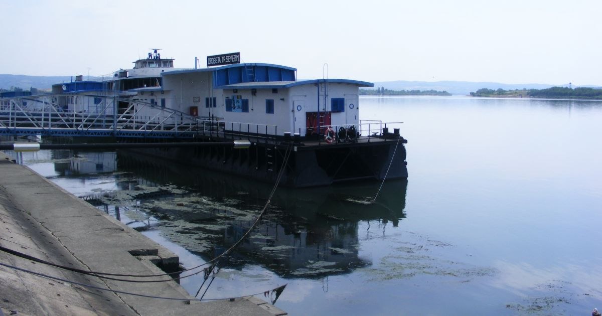 Cotele apelor Dunării sunt în scădere, iar navigatorii sunt sfătuiţi să ...