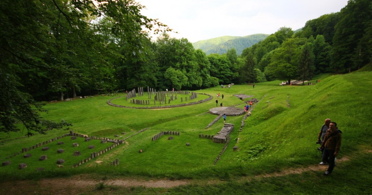 Ruine dacice şi romane de vizitat în România: sanctuarele ...