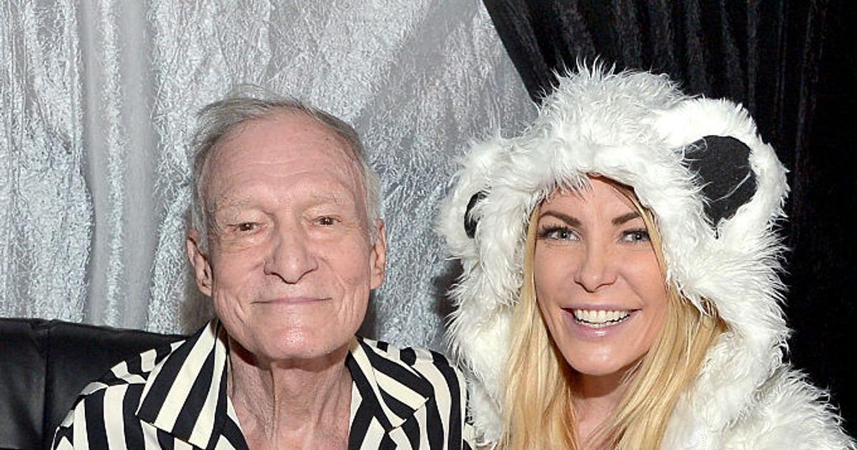 Prima declaraţie a văduvei de 31 de ani a lui Hugh Hefner: ”Acum este ...