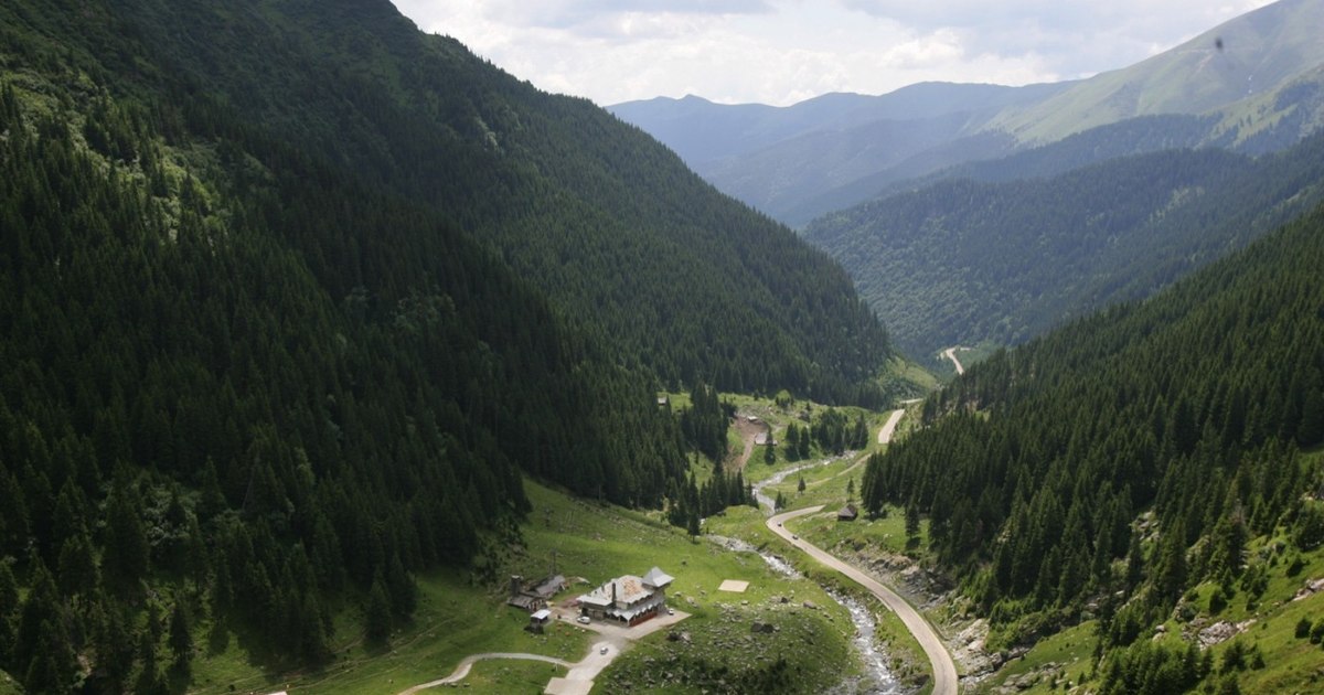 FOTO Top 5 cele mai frumoase şosele din România | adevarul.ro