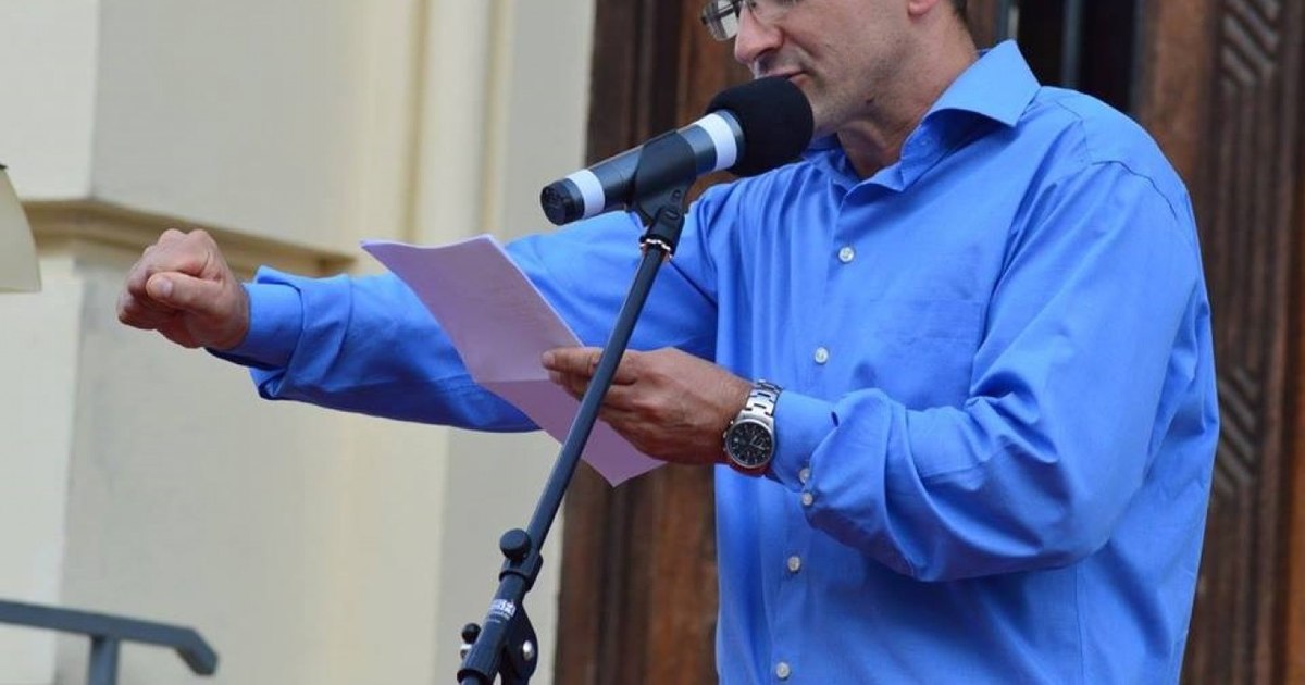 INTERVIU Poetul Robert Şerban: „Scrisul mi-a fost sprijin,m-am ţinut ...