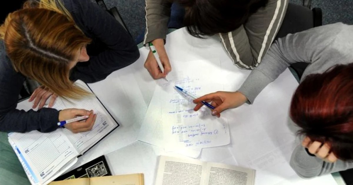 Profesorii, obligați să-și treacă meditațiile în declarații de interese ...