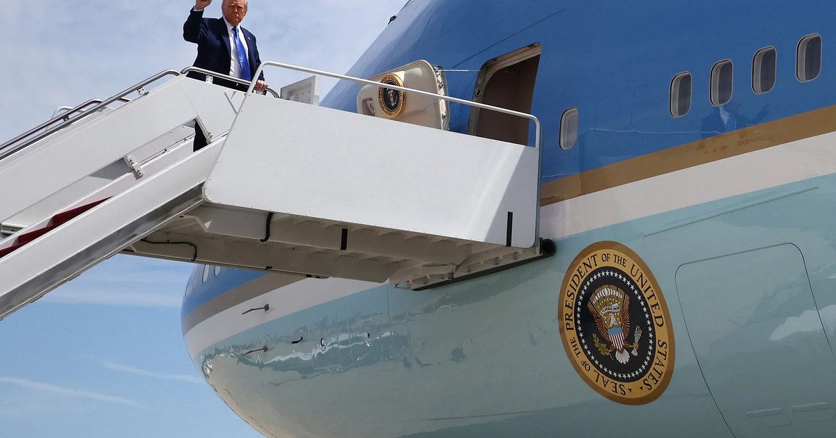 Avionul „cadou” de la statul Qatar ar fi fost de fapt cerut de Donald ...