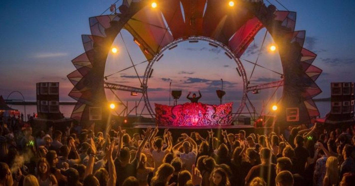 VIDEO Totul despre NEVERSEA. Cel mai mare festival pe plajă din Europa ...