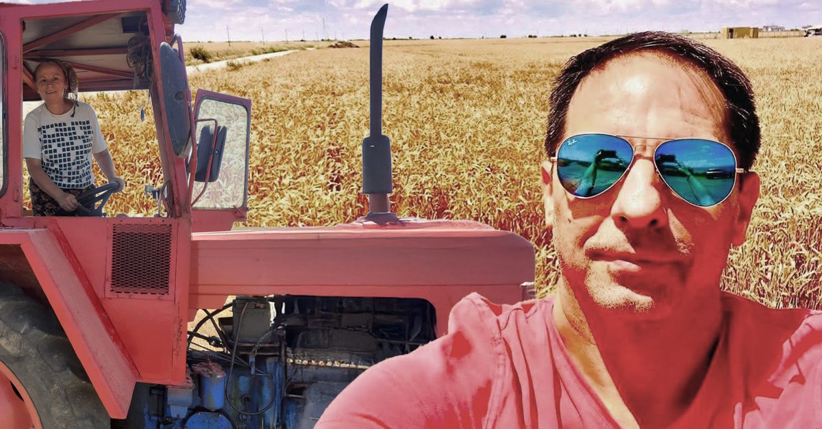 Au revenit cu tractorul pe ogor! Dan Negru conduce un „monstru agricol ...