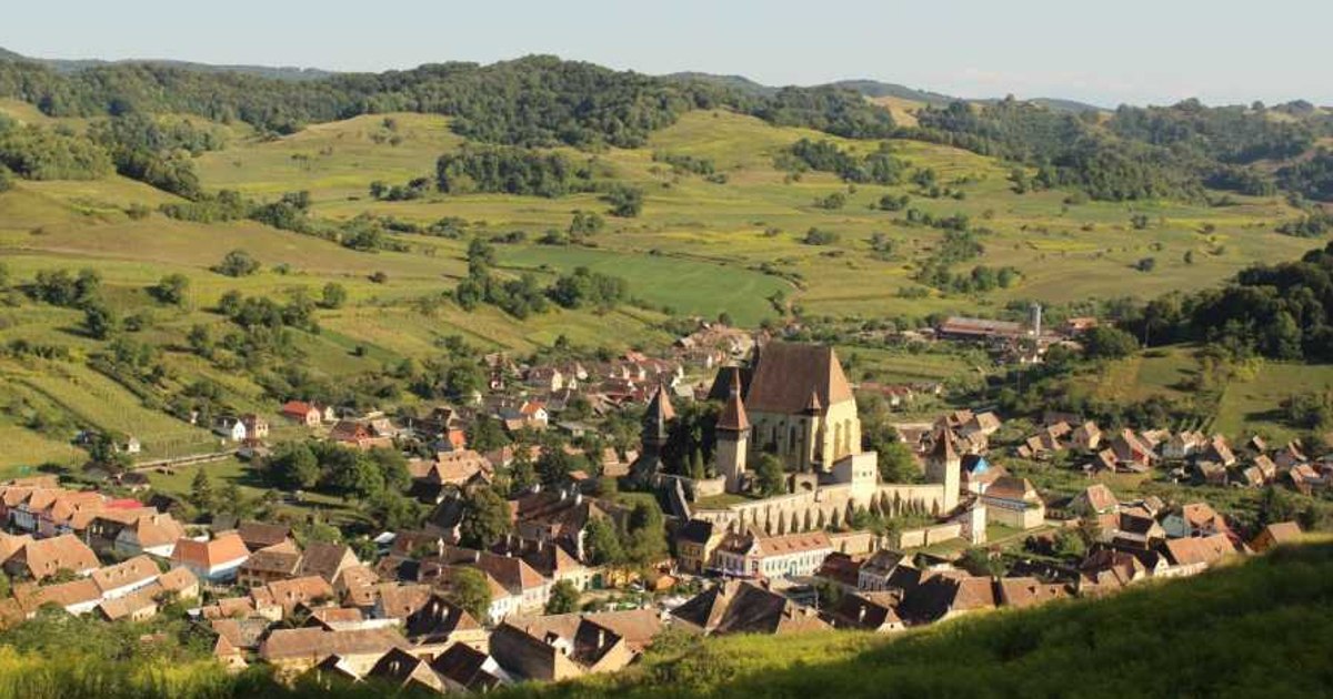 Cele mai frumoase circuite turistice din România: trasee care îţi oferă ...