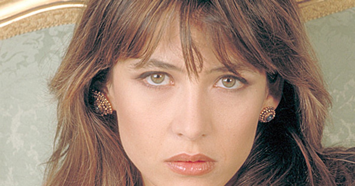 Sophie Marceau vorbeşte despre „vulgaritatea“ lui Depardieu: „El nu se ...
