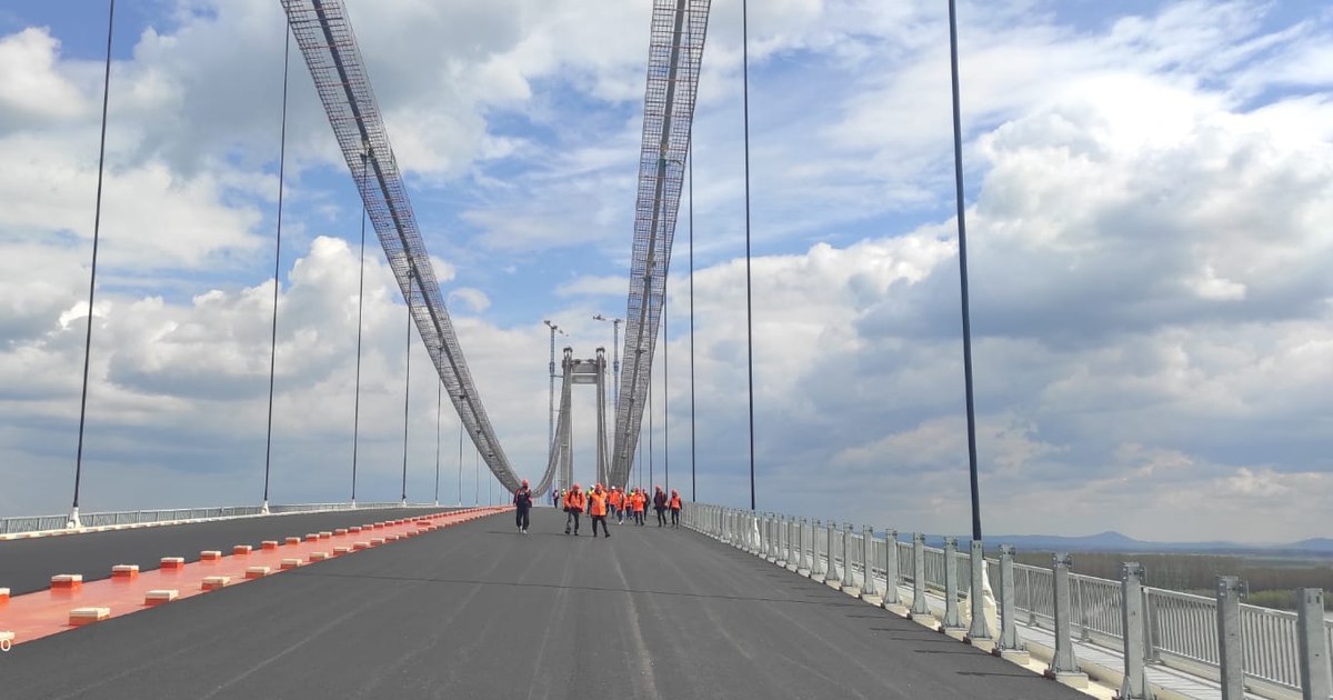 Inspecție la podul suspendat peste Dunăre de la Brăila. Care este ...
