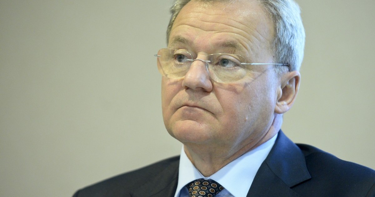 Medic fals într-un spital public din România. Ce spune preşedintele ...