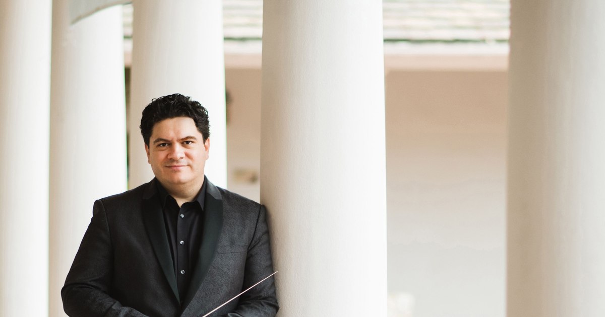Dirijorul Cristian Măcelaru va prezenta două concerte-eveniment la ...