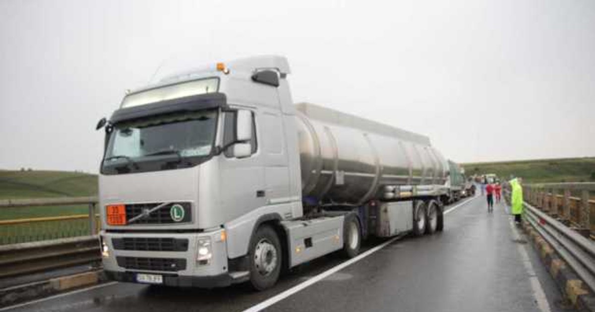 O autocisternă cu GPL a lovit un obiect din plastic în Dâmbovița. Sunt ...