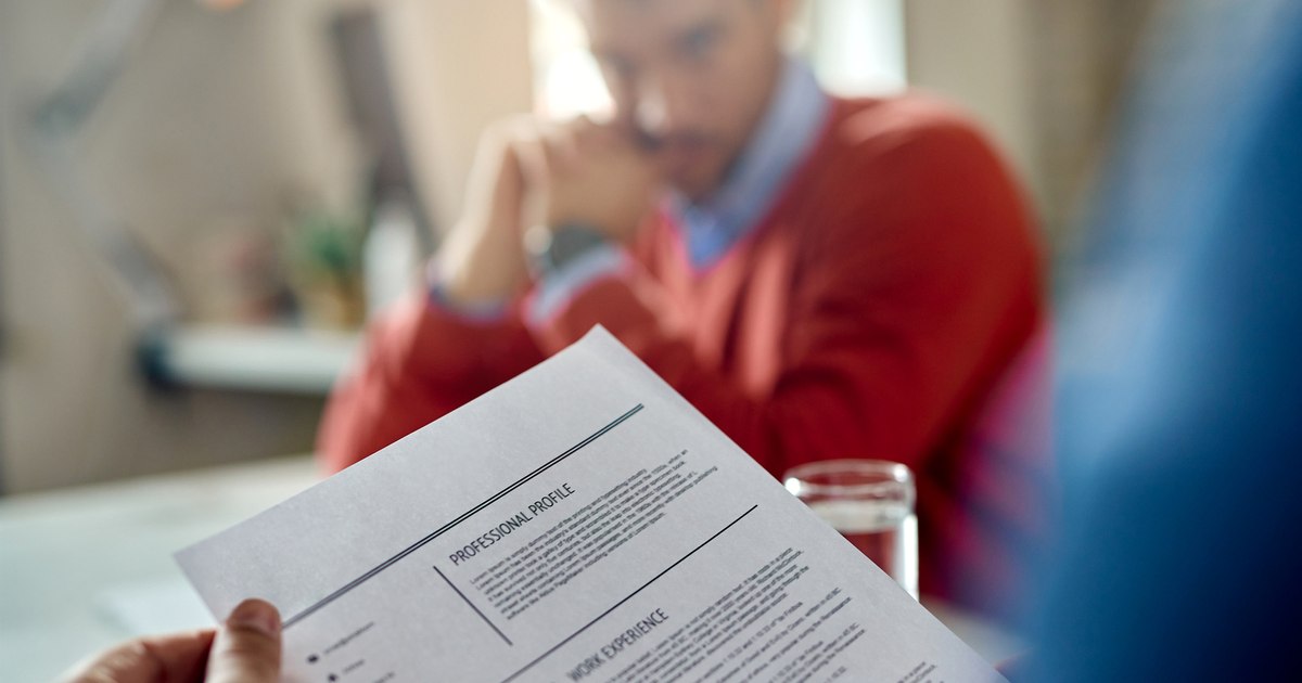 Val îngrijorător de concedieri în România: 1.000 de români rămân lunar ...