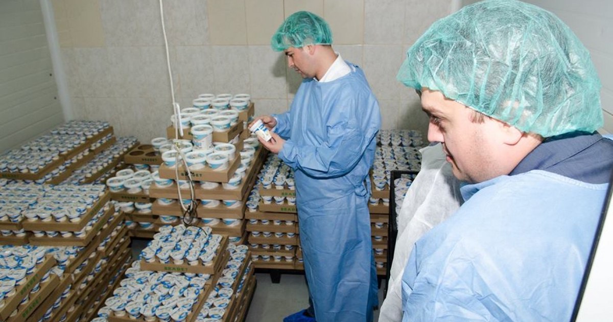 Patronul „Lactate Brădet“ continuă campania pentru o viitoare fabrică, în toiul scandalului E ...