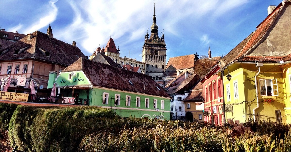Orașul superb din România, ideal de vizitat în luna iunie. Peisajele lui îți taie răsuflarea ...