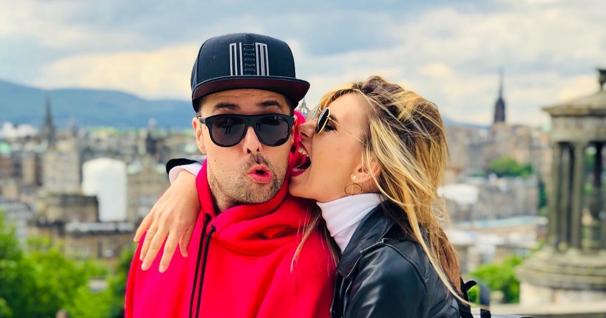 EXCLUSIV Tudor de la Fly Project, minivacanţă alături de soţia lui ...