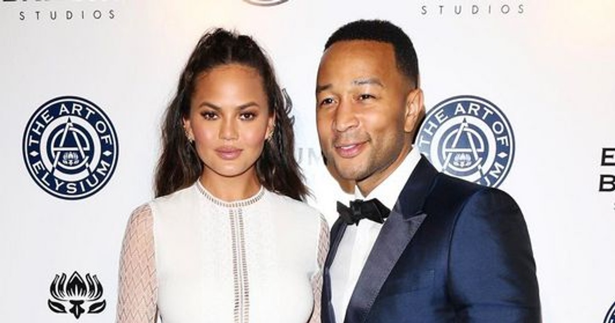 FOTO Chrissy Teigen şi-a arătat vergeturile