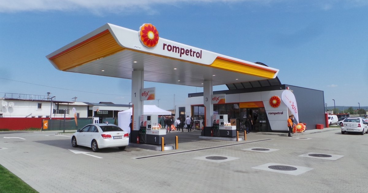 FOTO Rompetrol a inaugurat prima staţie de alimentare din oraşul Adjud ...