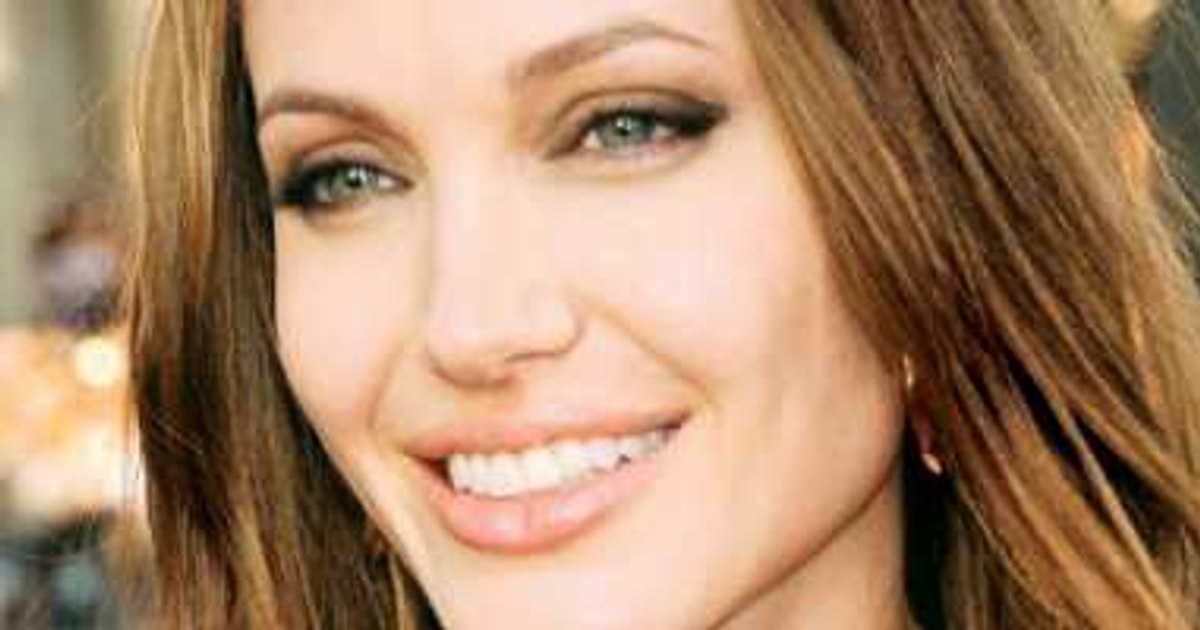 Întâlnirea unui artist român cu Angelina Jolie | adevarul.ro
