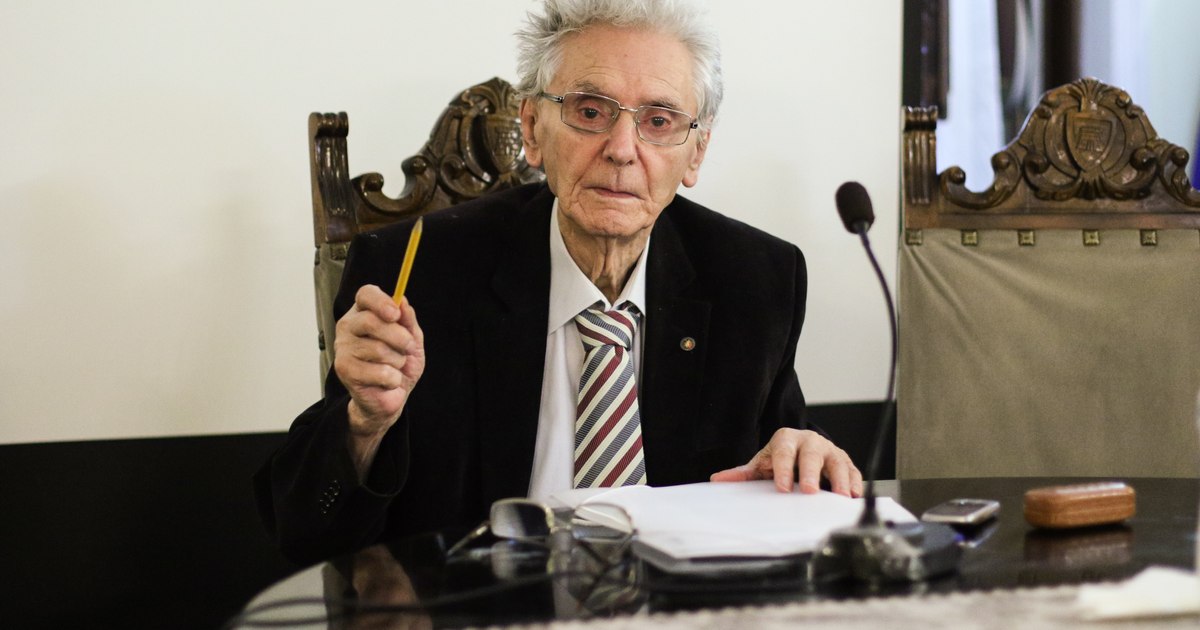 Istoricul Radu Ciuceanu a murit. A trecut prin „experimentul" de la ...