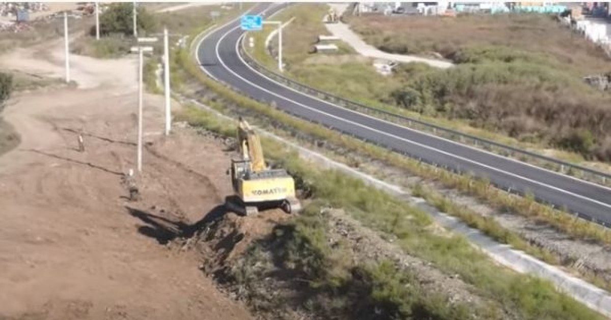 Autostrada construită prin groapa de gunoi. CNAIR cheltuie aproape 6 ...