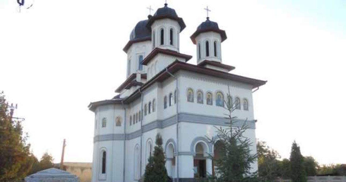 Reabilita biserica din Boteni când a căzut în cap de pe schelă ...
