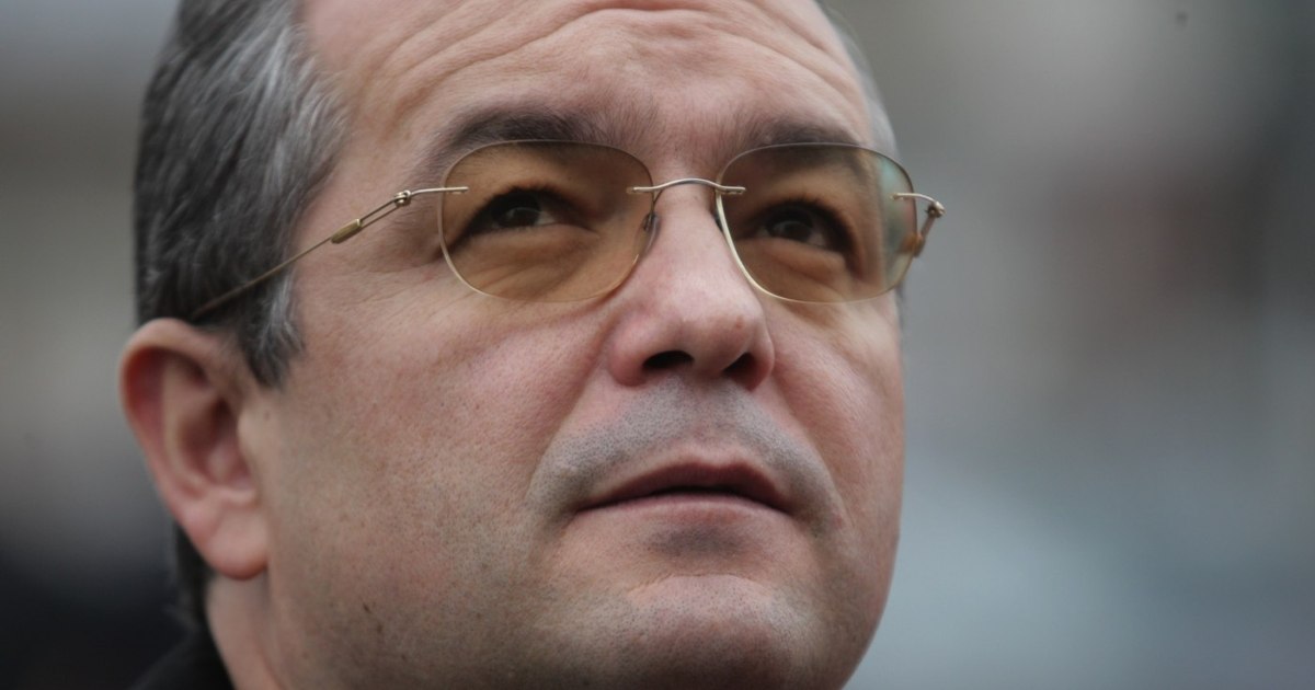 Emil Boc despre acciza la motorină şi benzină: „E un instrument de ...