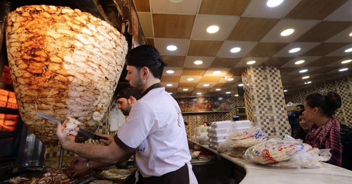 Regimul condus de Bashar al-Assad a introdus un impozit pe shaorma ...