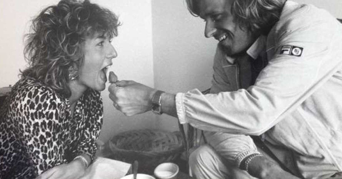 INTERVIU Mariana Simionescu vorbeşte despre cum a trăit alături de ...