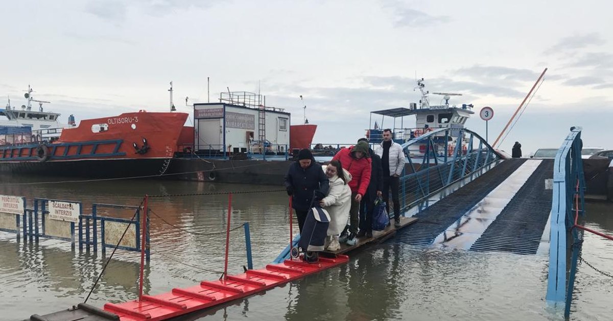 Bacul Galați-Tulcea a fost suspendat, deoarece Dunărea a inundat ...