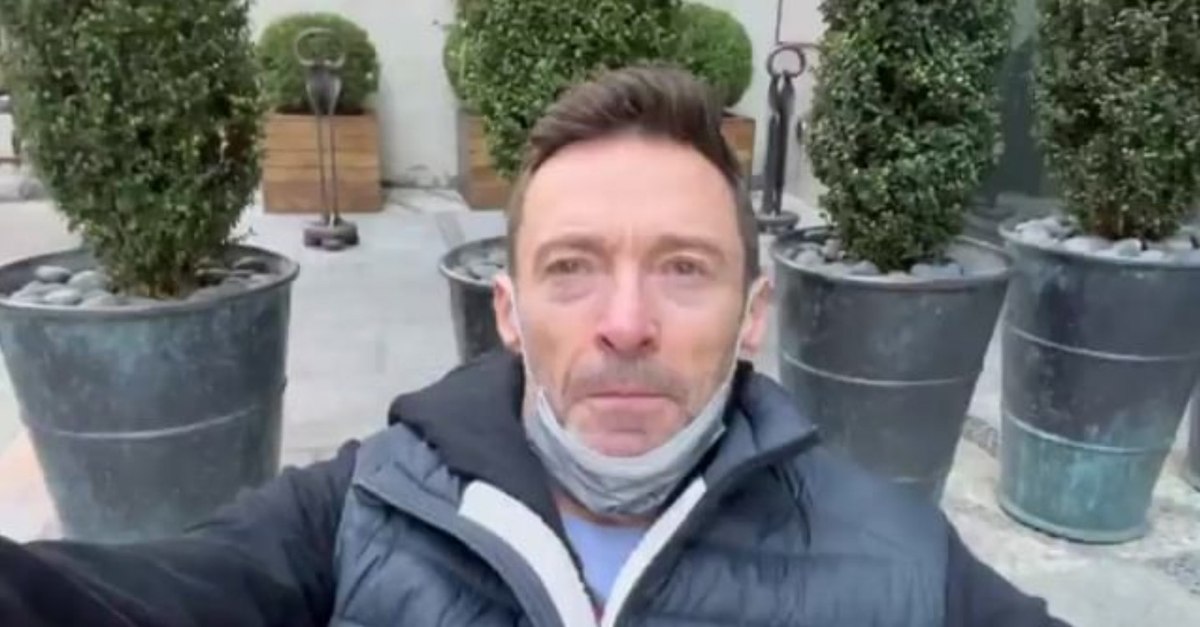 Omul-Lup nu iese din casă fără mască. Ce sfat le dă Hugh Jackman, 53 de ...