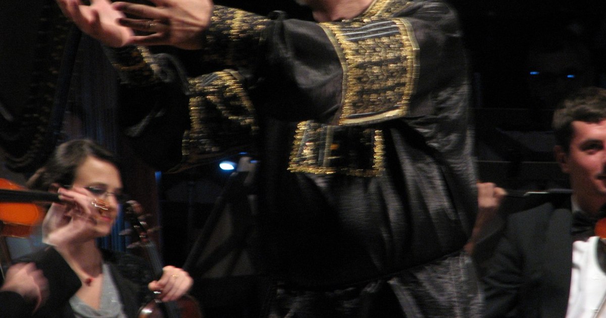 La Filarmonica din Bacău, sărbătorirea basului Theodore Coresi ...