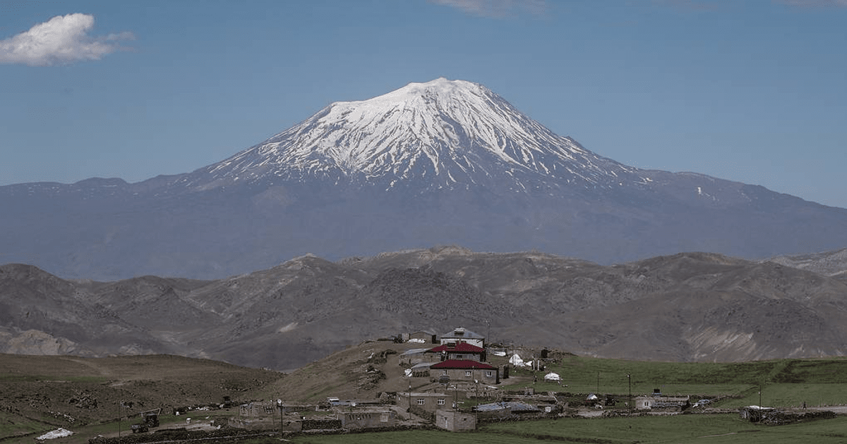 În Turcia, folosind analize de sol, vor să afle dacă arca lui Noe a ...