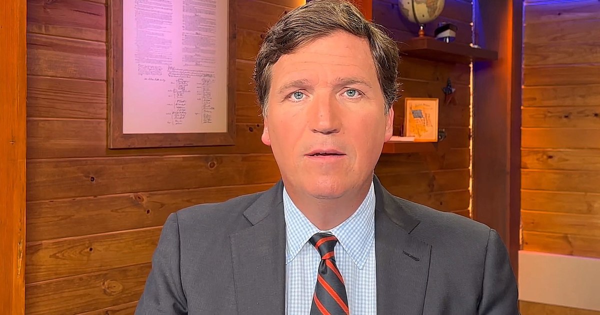Prezentatorul Tucker Carlson îi va lua un interviu președintelui ...