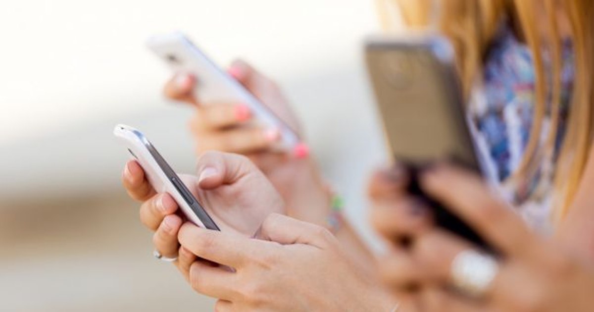 „Smartphone pinky” - Ce este efectul cauzat de folosirea îndelungată a ...