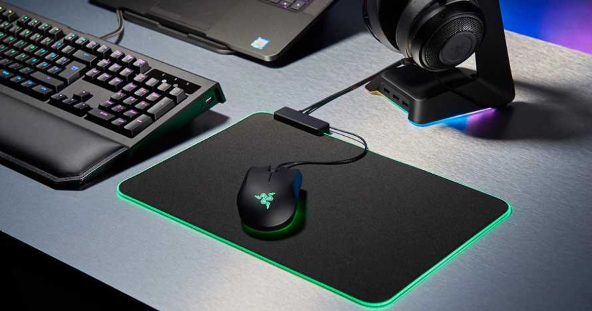 Razer Abyssus Essential şi Razer Goliathus Chroma, o combinaţie ...