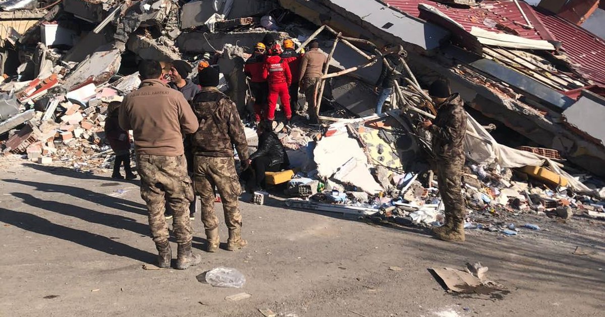 Echipe de voluntari din România, în Turcia. Sunt antrenați în căutare ...