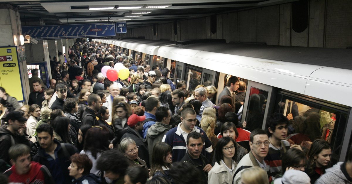 „Magistrala corporatiștilor”, cea mai aglomerată linie de metrou ...