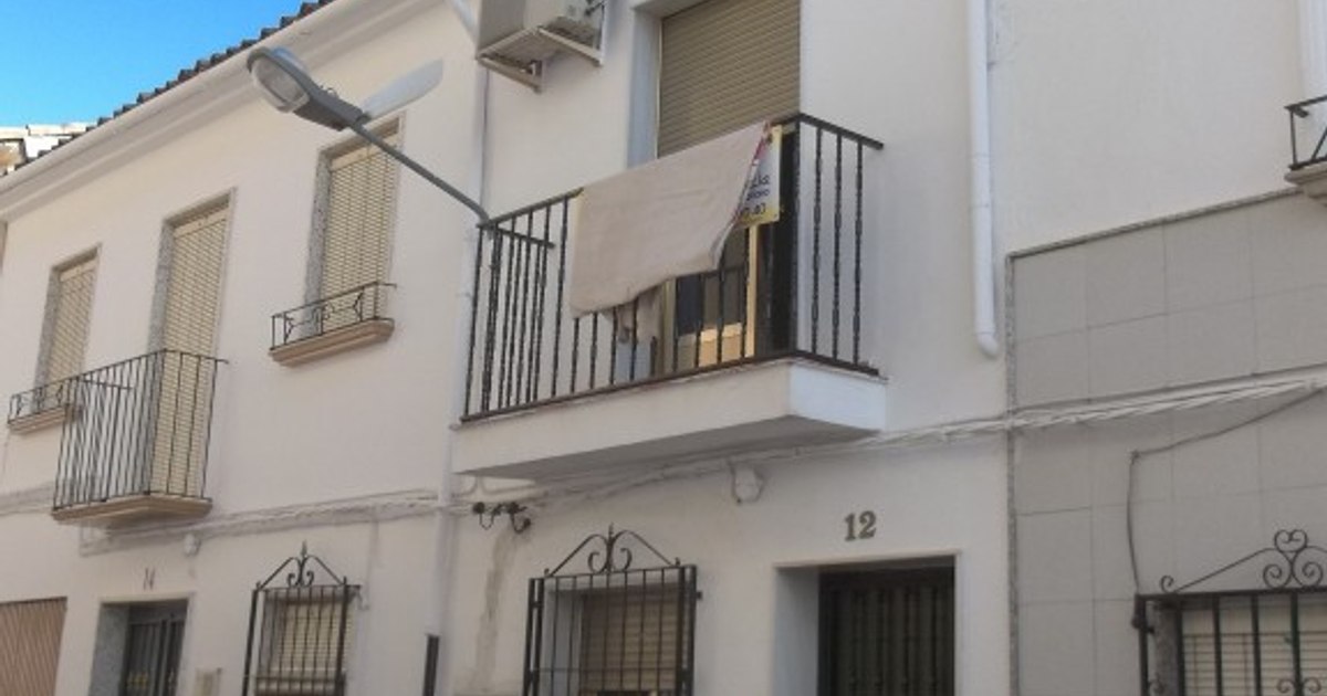 Casele mari din Spania, mai ieftine decât apartamentele cu două camere ...