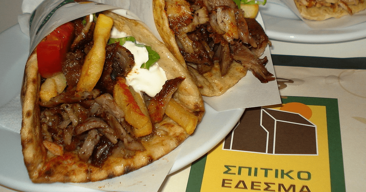 Gyros grecesc cu carne de pui, un deliciu în lipie