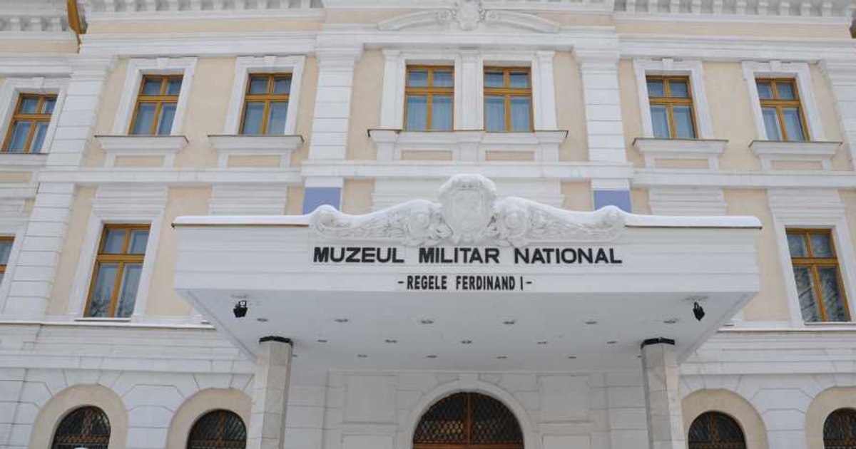 Muzeul Militar Naţional „Regele Ferdinand I“, decorat de Băsescu cu ...