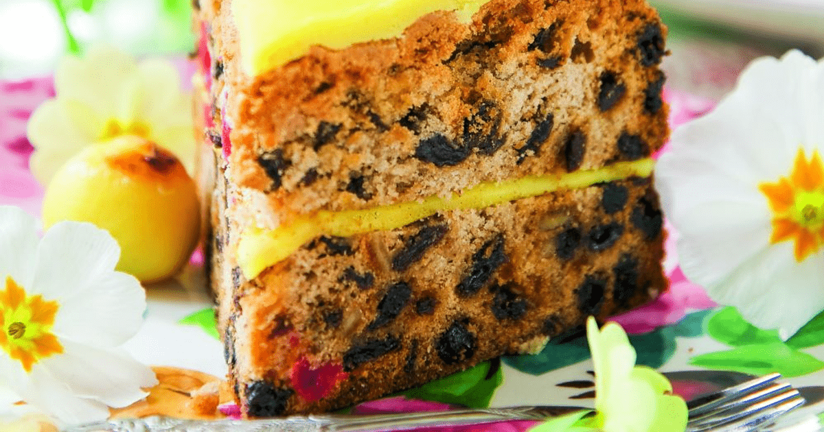 Prăjitură cu fructe confiate