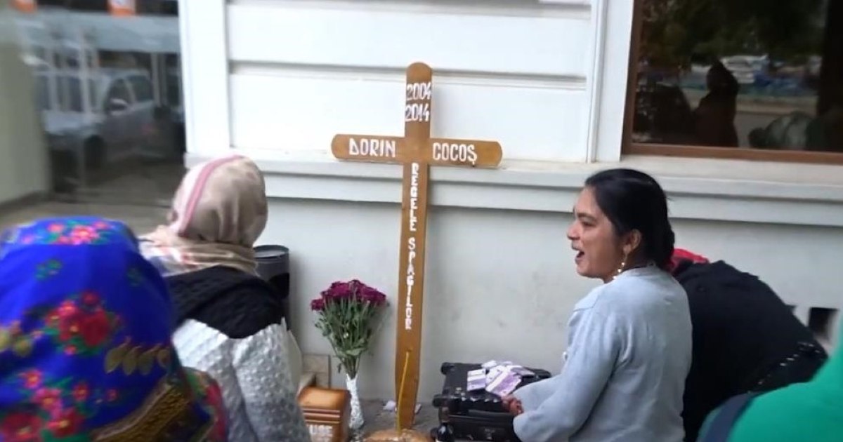 Spectacol grotesc în fața hotelului fostului soț al Elenei Udrea, Dorin ...