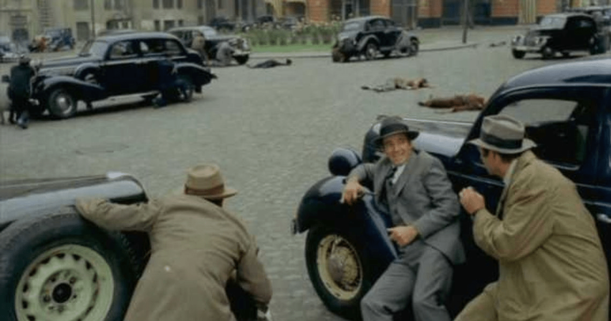 Maşina comisarului Moldovan, din filmul „Un comisar acuză”, a fost ...
