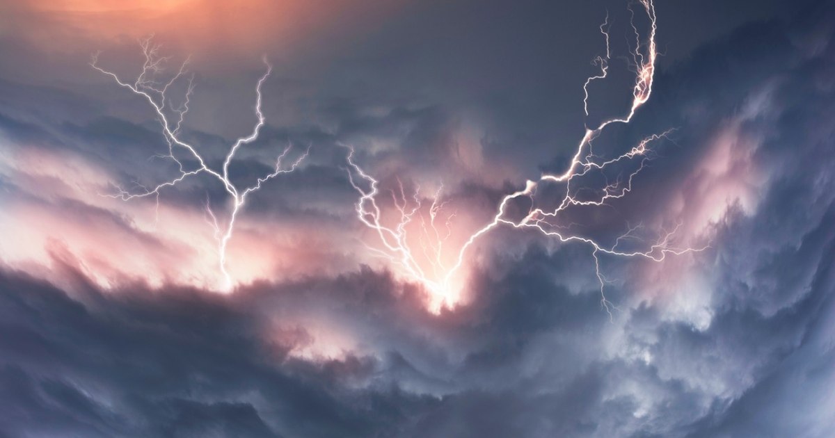 Cel mai lung fulger din lume a străbătut trei state americane şi a ...