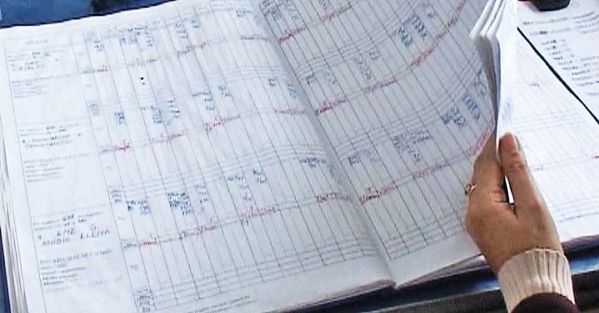 Un elev din clasa a VII-a a furat catalogul cu note proaste